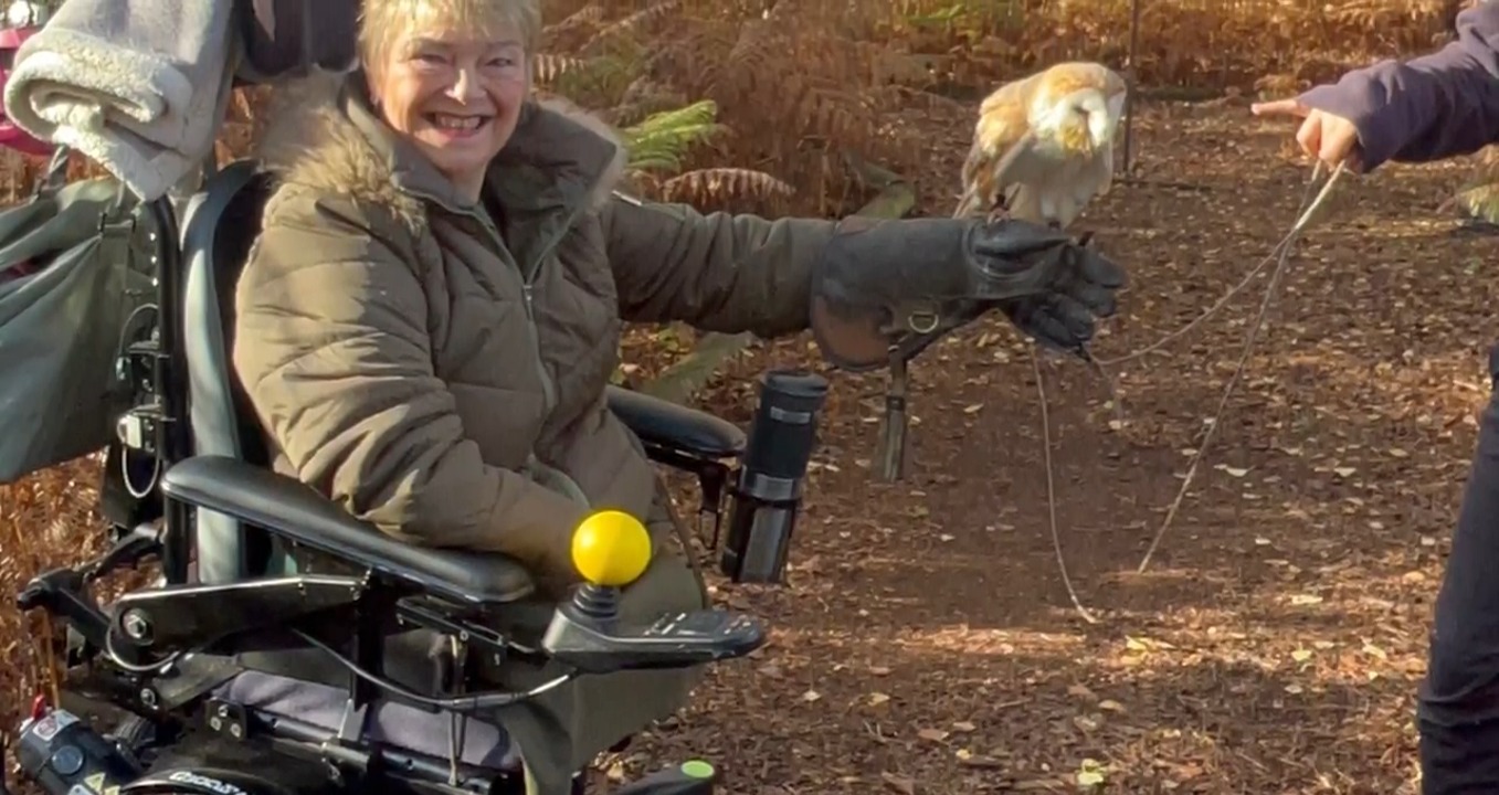 Kim Smith, from Milton Keynes, Buckinghamshire, lost all her limbs ...