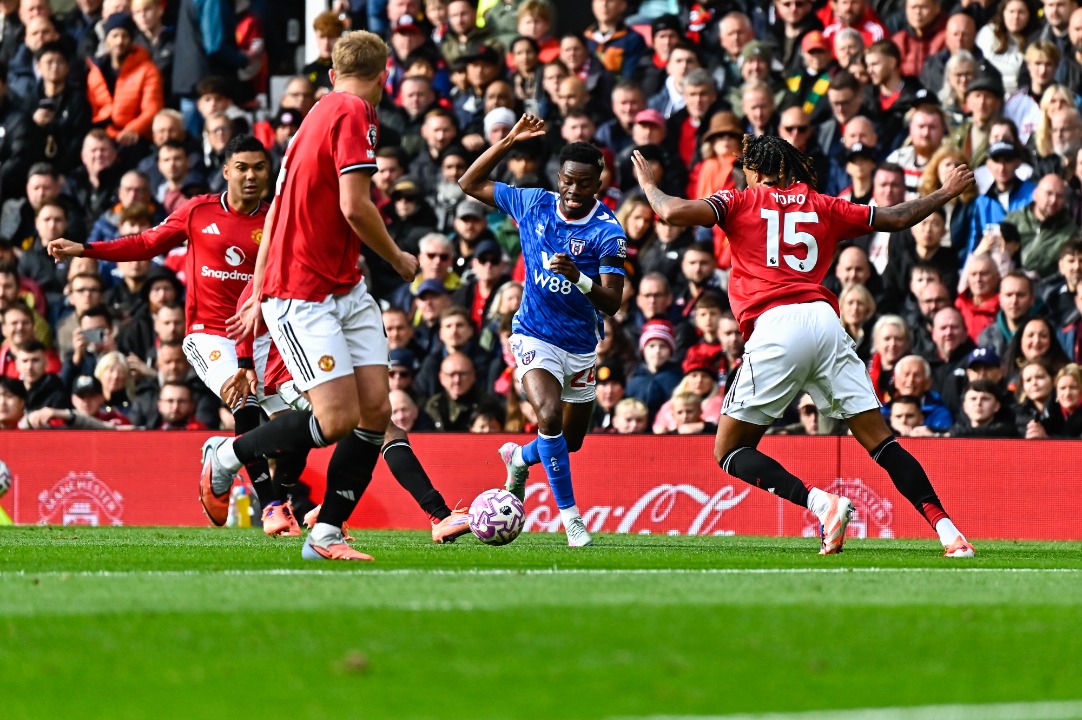 Paul Merson delivers score prediction for 'humongous' Sunderland clash ...