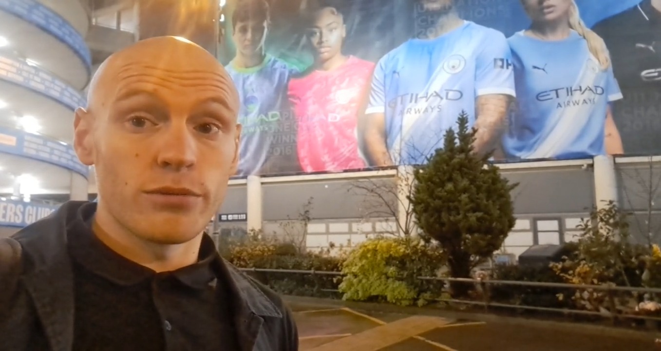 'Was mauled' - Gary Neville names Liverpool star who looked like a ...